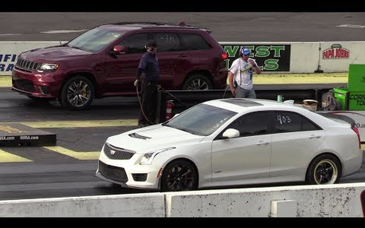 Jeep Grand Cherokee Trackhawk против Cadillac ATS-V: дрэг-гонка