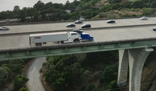 Стартап Revoy представил легкий способ превратить дизельный тягач в ...