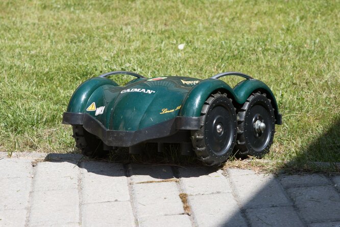 Роботы-газонокосилки