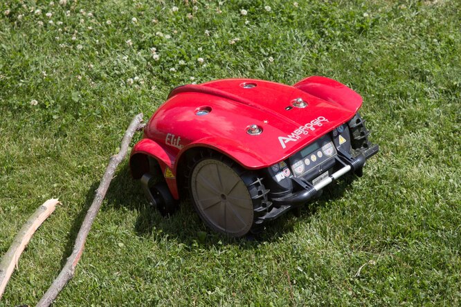Роботы-газонокосилки